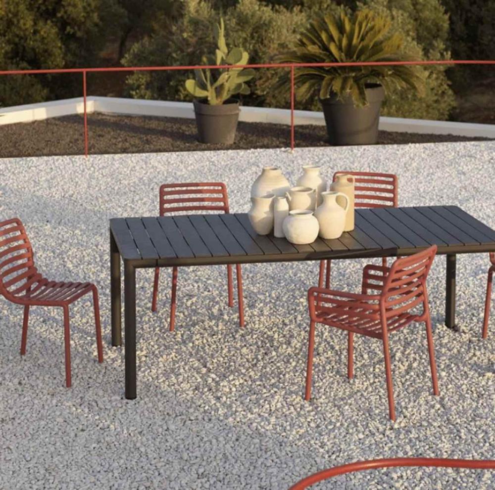 Why Nardi extendable dining tables are a must-have for your outdoor ...