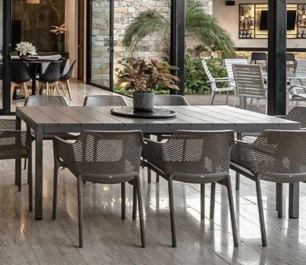 Choosing the Perfect Outdoor Table: Key Features to Consider - Outdoor ...