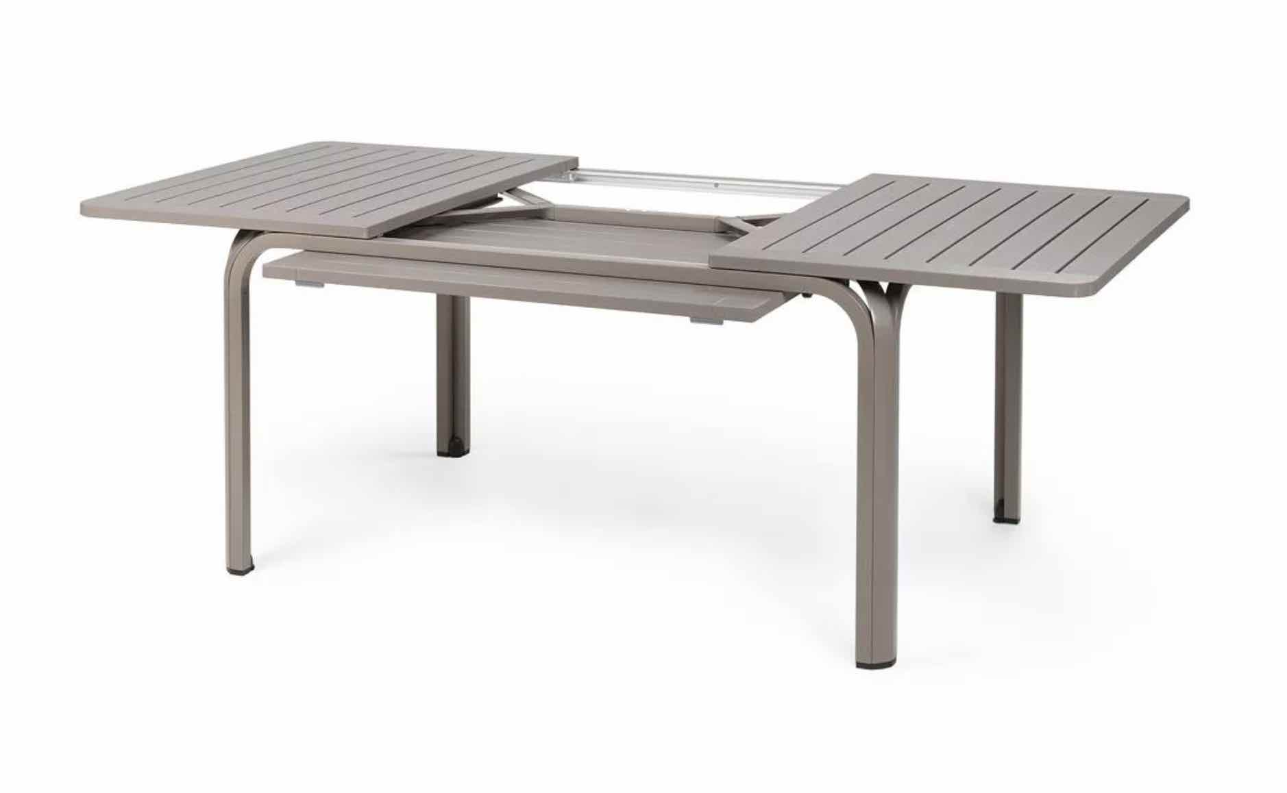 Outdoor Dining Made Easy: Benefits of Extendable Tables for Family ...