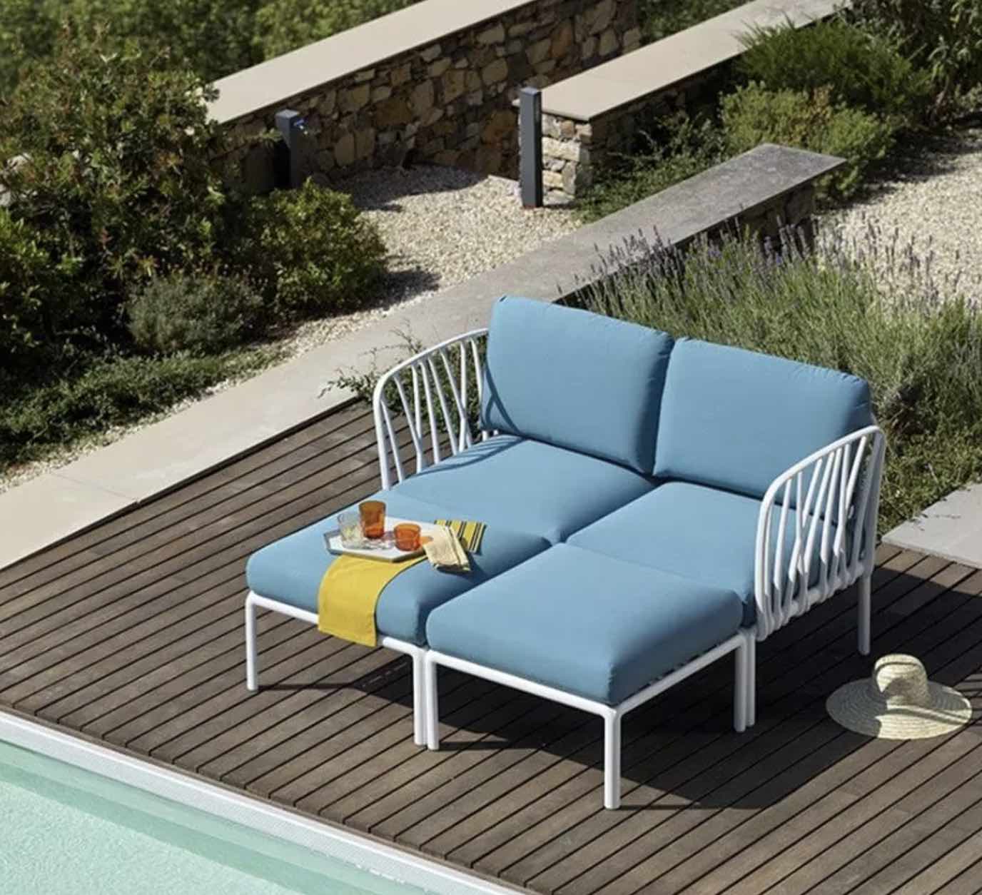 How Outdoor Daybeds Can Transform Your Outdoor Space Into A Relaxing ...