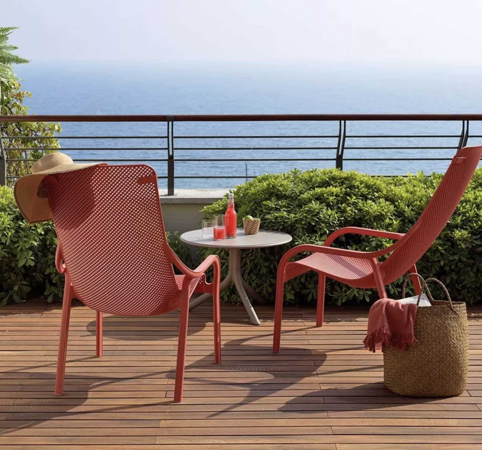Space-Saving Outdoor Furniture Ideas For Small Gardens And Patios ...